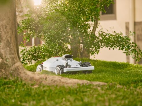 Home – LUBA 2 - LUBA AI Robotic Lawn Mower