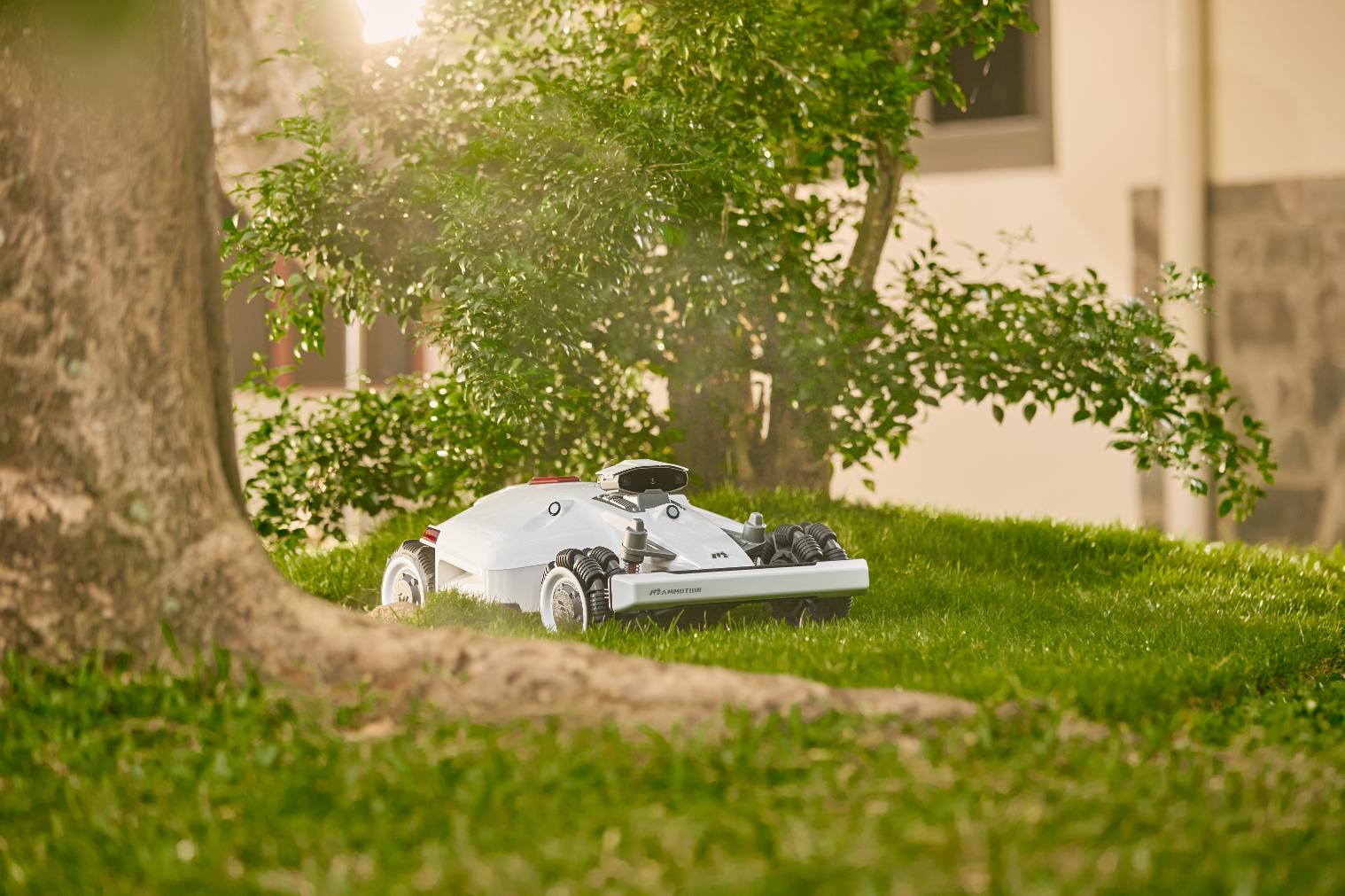 Home – LUBA 2 - LUBA AI Robotic Lawn Mower